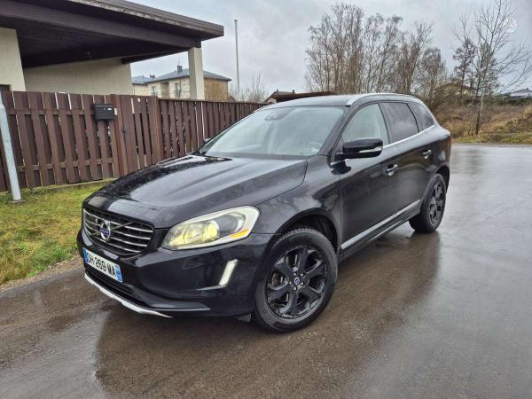 Black Volvo XC60 2014 in Vilnius, with an engine capacity of 2.40 L and mileage of 220 thousand km for 13800 €, photo 4 on AUTOMOTO.COM.LV