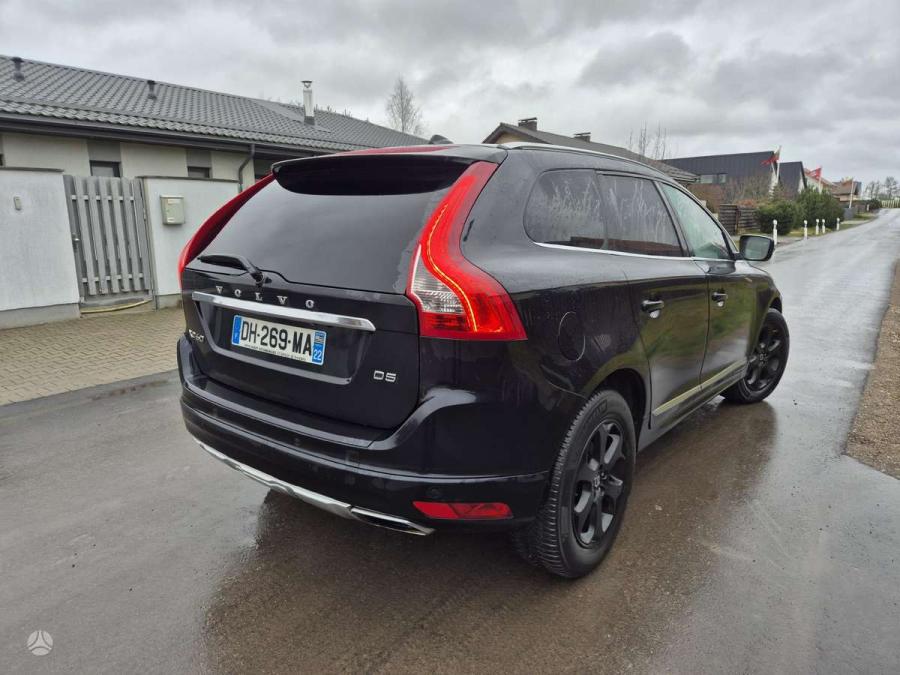 Black Volvo XC60 2014 in Vilnius, with an engine capacity of 2.40 L and mileage of 220 thousand km for 13800 €, photo 10 on AUTOMOTO.COM.LV
