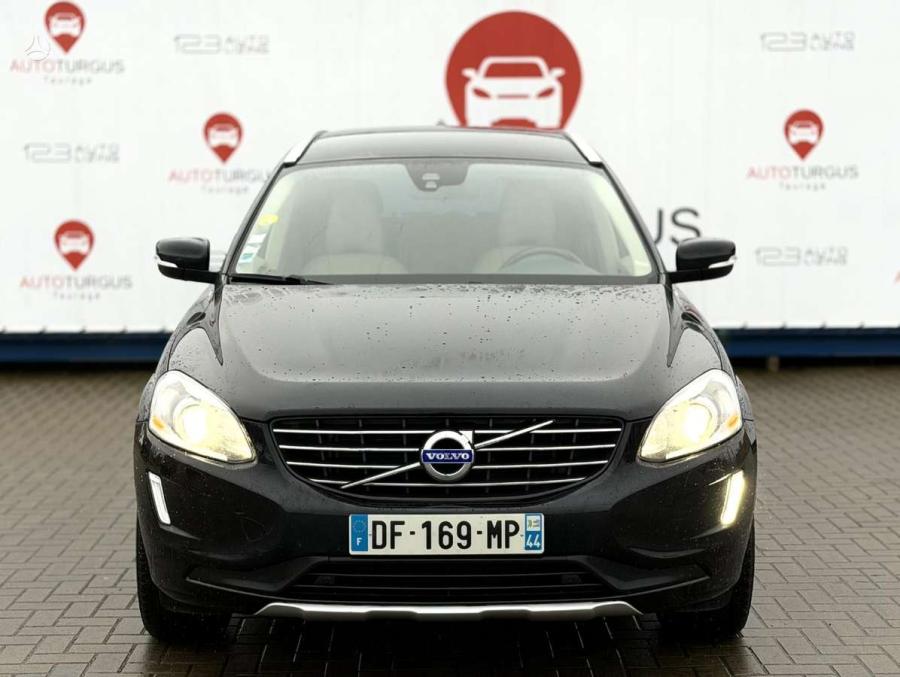 Black Volvo XC60 2014 in Taurage, with an engine capacity of 2.40 L and mileage of 173 thousand km for 12900 €, photo 3 on AUTOMOTO.COM.LV