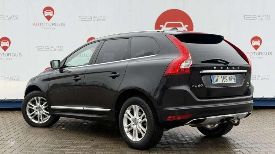 Black Volvo XC60 2014 in Taurage, with an engine capacity of 2.40 L and mileage of 173 thousand km for 12900 €, photo 11 on AUTOMOTO.COM.LV