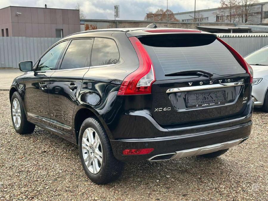 Black Volvo XC60 2014 in Telschi, with an engine capacity of 2.40 L and mileage of 259 thousand km for 14500 €, photo 7 on AUTOMOTO.COM.LV