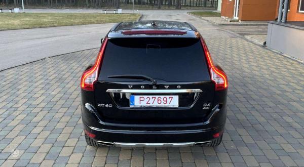 Black Volvo XC60 2014 in Druskininkai, with an engine capacity of 2.40 L and mileage of 221 thousand km for 12350 €, photo 7 on AUTOMOTO.COM.LV