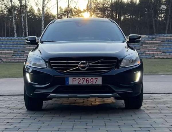 Black Volvo XC60 2014 in Druskininkai, with an engine capacity of 2.40 L and mileage of 221 thousand km for 12350 €, photo 10 on AUTOMOTO.COM.LV