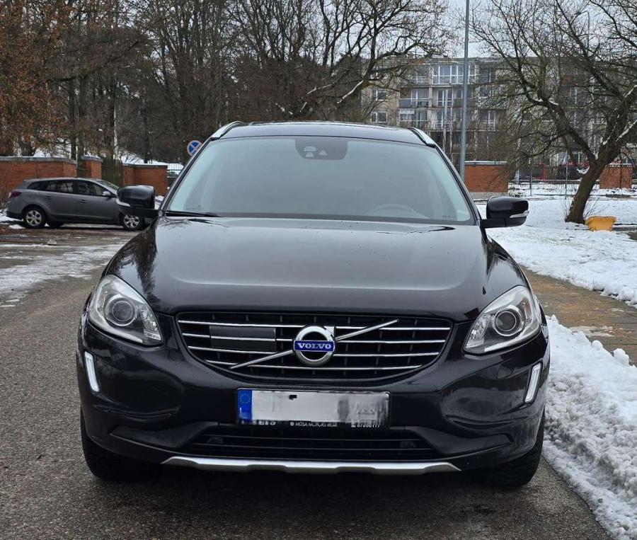 Black Volvo XC60 2014 in Vilnius, with an engine capacity of 1.98 L and mileage of 300 thousand km for 8200 €, photo 2 on AUTOMOTO.COM.LV