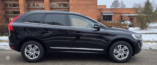 Melns Volvo XC60 2014 Viļņa, ar dzinēja tilpumu 1.98 L un nobraukumu 300 tūkst. km par 8200 €, foto 4 vietnē AUTOMOTO.COM.LV