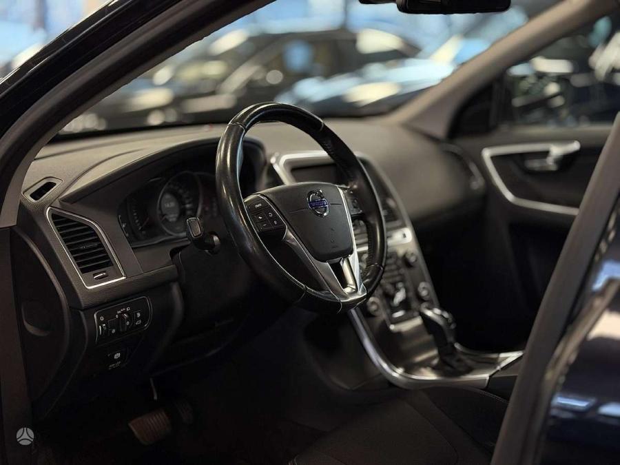 Melns Volvo XC60 2014 Klaipėda, ar dzinēja tilpumu 2.40 L un nobraukumu 297 tūkst. km par 13700 €, foto 7 vietnē AUTOMOTO.COM.LV