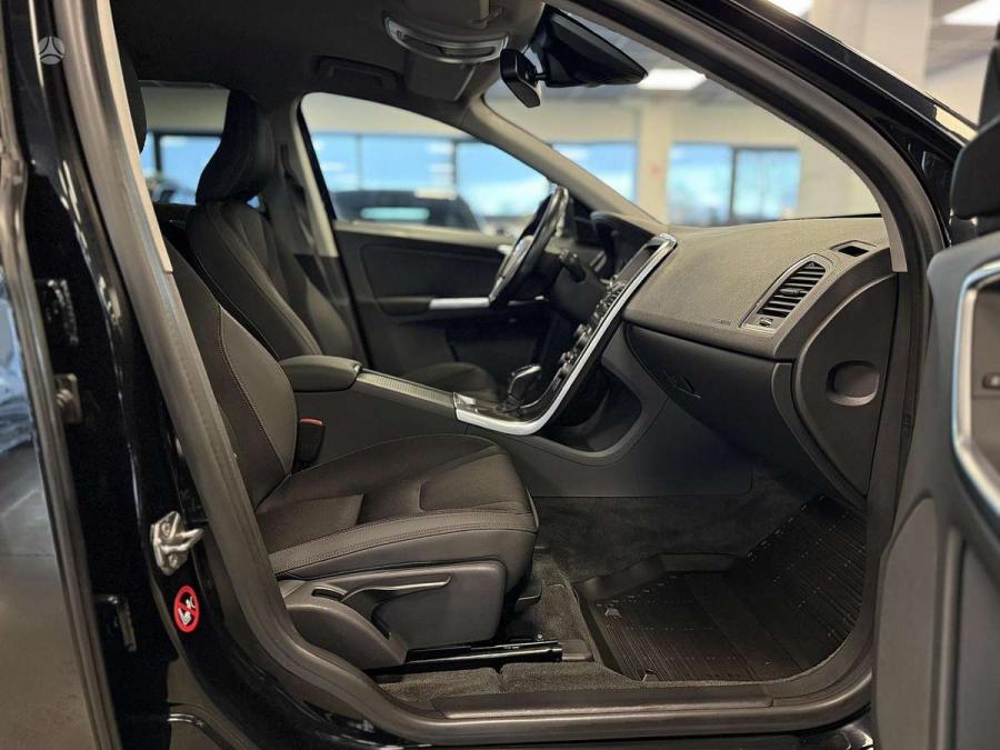 Melns Volvo XC60 2014 Klaipėda, ar dzinēja tilpumu 2.40 L un nobraukumu 297 tūkst. km par 13700 €, foto 14 vietnē AUTOMOTO.COM.LV