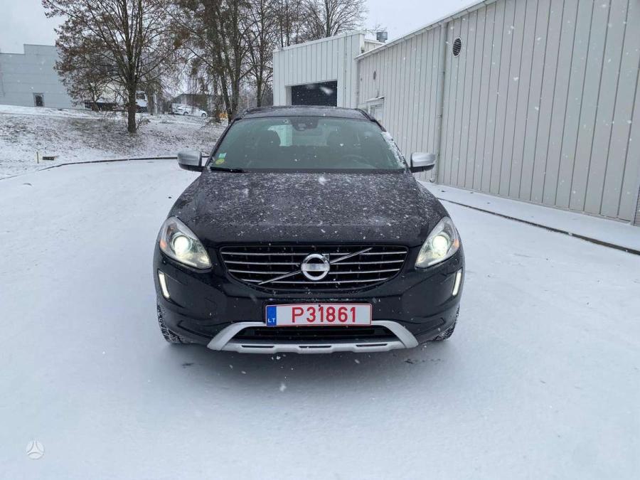 Melns Volvo XC60 2014 Alīta, ar dzinēja tilpumu 1.98 L un nobraukumu 280 tūkst. km par 12450 €, foto 2 vietnē AUTOMOTO.COM.LV
