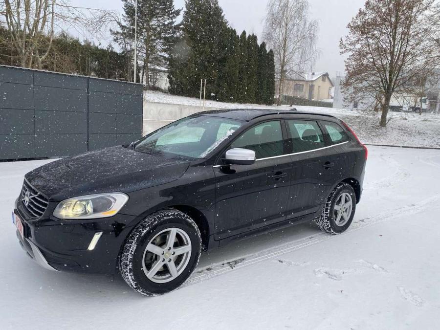 Melns Volvo XC60 2014 Alīta, ar dzinēja tilpumu 1.98 L un nobraukumu 280 tūkst. km par 12450 €, foto 3 vietnē AUTOMOTO.COM.LV