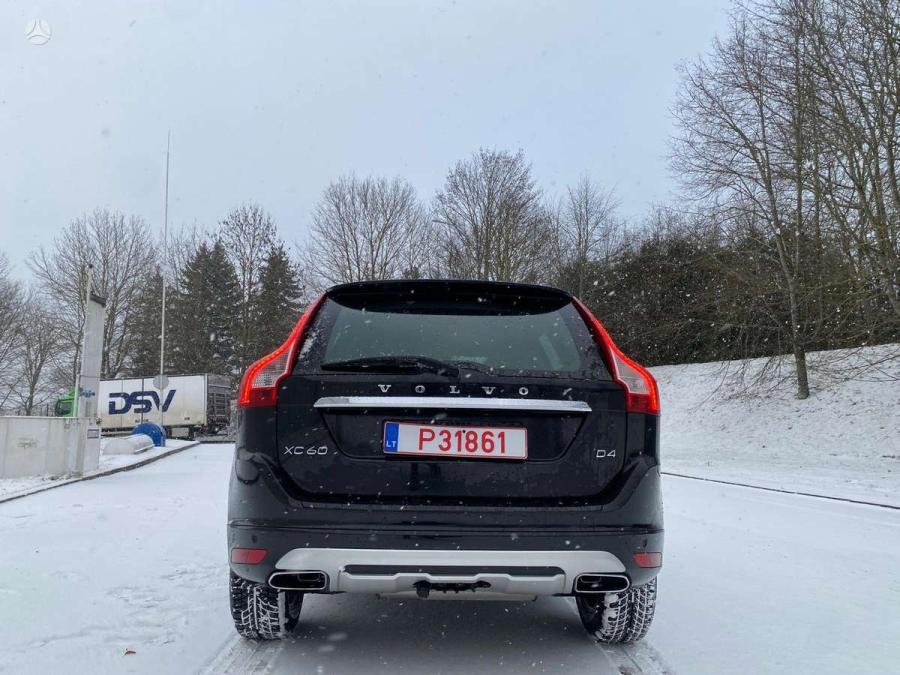 Melns Volvo XC60 2014 Alīta, ar dzinēja tilpumu 1.98 L un nobraukumu 280 tūkst. km par 12450 €, foto 12 vietnē AUTOMOTO.COM.LV
