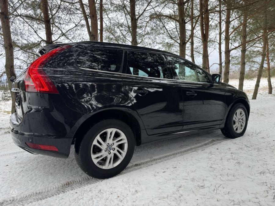 Melns Volvo XC60 2014 Alīta, ar dzinēja tilpumu 1.98 L un nobraukumu 257 tūkst. km par 9799 €, foto 8 vietnē AUTOMOTO.COM.LV