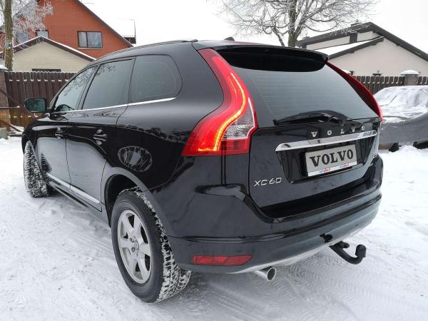 Black Volvo XC60 2014 in Siauliai, with an engine capacity of 1.98 L and mileage of 256 thousand km for 12100 €, photo 6 on AUTOMOTO.COM.LV