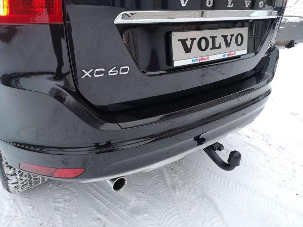 Black Volvo XC60 2014 in Siauliai, with an engine capacity of 1.98 L and mileage of 256 thousand km for 12100 €, photo 9 on AUTOMOTO.COM.LV