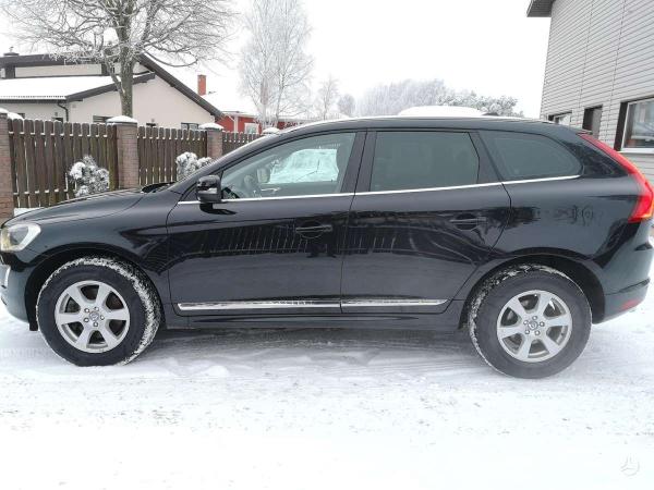 Black Volvo XC60 2014 in Siauliai, with an engine capacity of 1.98 L and mileage of 256 thousand km for 12100 €, photo 10 on AUTOMOTO.COM.LV