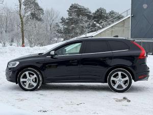Black Volvo XC60 2014 in Jonava, with an engine capacity of 2.40 L and mileage of 197 thousand km for 14990 €, photo 4 on AUTOMOTO.COM.LV