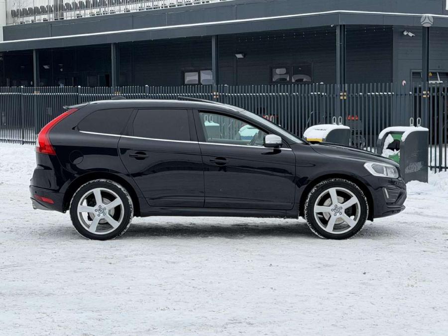 Black Volvo XC60 2014 in Jonava, with an engine capacity of 2.40 L and mileage of 197 thousand km for 14990 €, photo 11 on AUTOMOTO.COM.LV