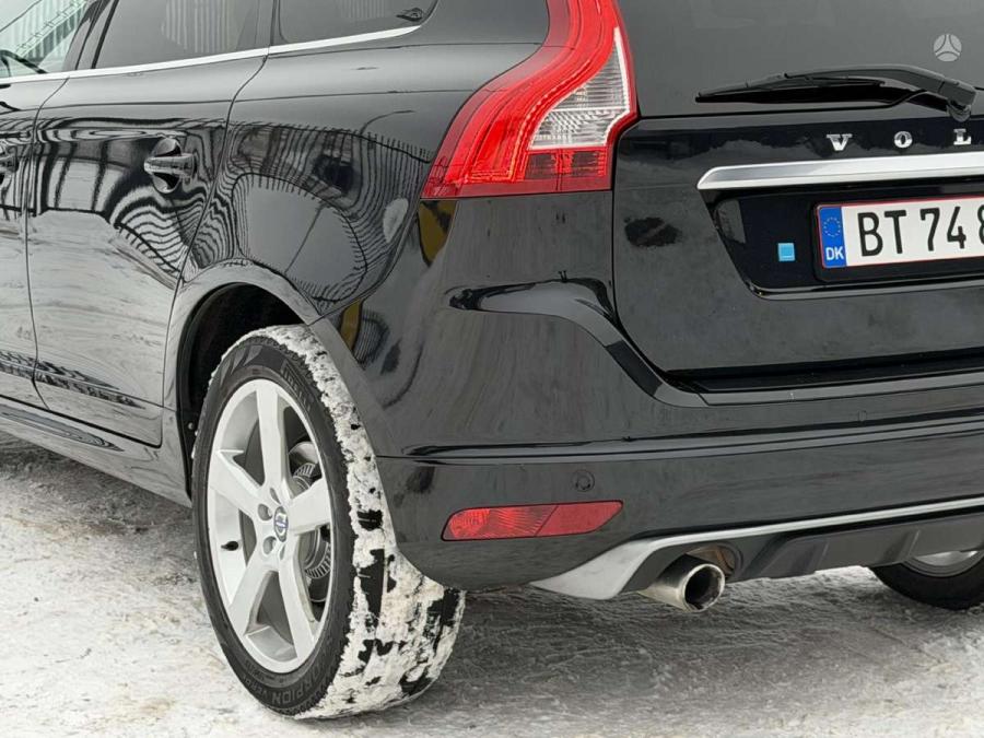 Black Volvo XC60 2014 in Jonava, with an engine capacity of 2.40 L and mileage of 197 thousand km for 14990 €, photo 17 on AUTOMOTO.COM.LV