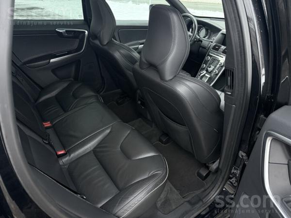 Melns Volvo XC60 2014 Rīga, ar dzinēja tilpumu 2.40 L un nobraukumu 184 tūkst. km par 15750 €, foto 10 vietnē AUTOMOTO.COM.LV