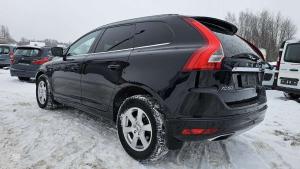 Black Volvo XC60 2014 in Utena, with an engine capacity of 2.40 L and mileage of 200 thousand km for 13650 €, photo 4 on AUTOMOTO.COM.LV