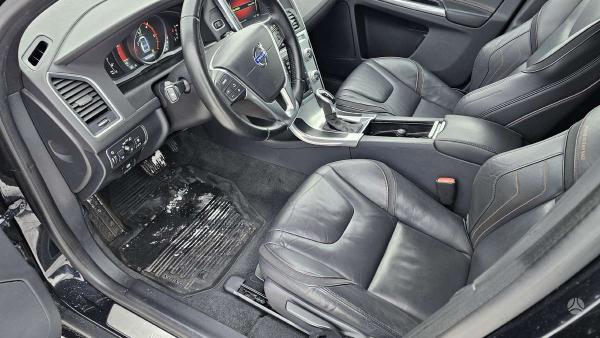 Melns Volvo XC60 2014 Utena, ar dzinēja tilpumu 2.40 L un nobraukumu 200 tūkst. km par 13650 €, foto 11 vietnē AUTOMOTO.COM.LV