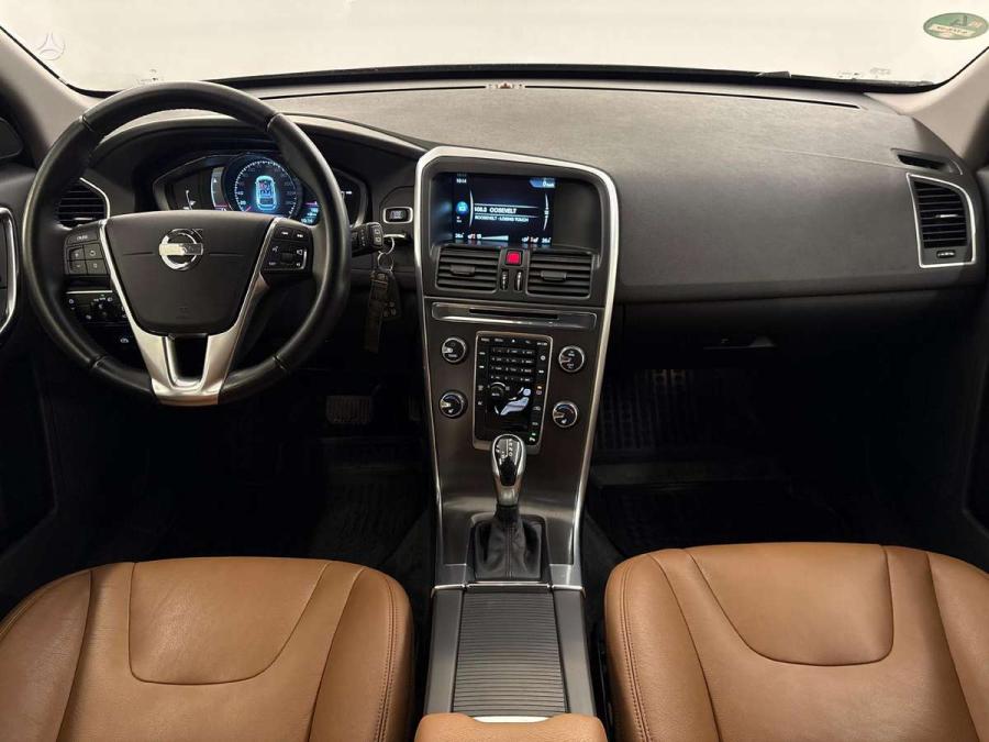 Melns Volvo XC60 2014 Marijampole, ar dzinēja tilpumu 1.97 L un nobraukumu 270 tūkst. km par 12850 €, foto 13 vietnē AUTOMOTO.COM.LV
