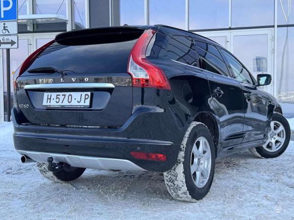Black Volvo XC60 2014 in Vilnius, with an engine capacity of 1.98 L and mileage of 258 thousand km for 12650 €, photo 9 on AUTOMOTO.COM.LV