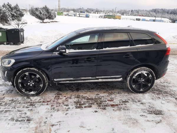 Black Volvo XC60 2014 in Vilnius, with an engine capacity of 1.97 L and mileage of 161 thousand km for 12000 €, photo 2 on AUTOMOTO.COM.LV