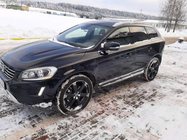 Black Volvo XC60 2014 in Vilnius, with an engine capacity of 1.97 L and mileage of 161 thousand km for 12000 €, photo 4 on AUTOMOTO.COM.LV