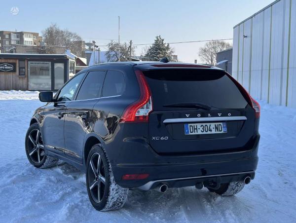 Black Volvo XC60 2014 in Raseiniai, with an engine capacity of 2.40 L and mileage of 274 thousand km for 13999 €, photo 6 on AUTOMOTO.COM.LV