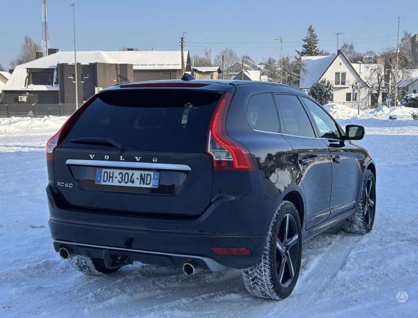 Black Volvo XC60 2014 in Raseiniai, with an engine capacity of 2.40 L and mileage of 274 thousand km for 13999 €, photo 9 on AUTOMOTO.COM.LV