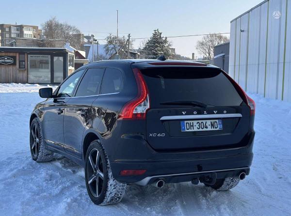 Black Volvo XC60 2014 in Raseiniai, with an engine capacity of 2.40 L and mileage of 274 thousand km for 13999 €, photo 10 on AUTOMOTO.COM.LV