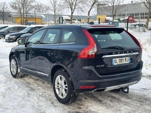 Melns Volvo XC60 2014 Klaipėda, ar dzinēja tilpumu 2.00 L un nobraukumu 25 tūkst. km par 12500 €, foto 10 vietnē AUTOMOTO.COM.LV