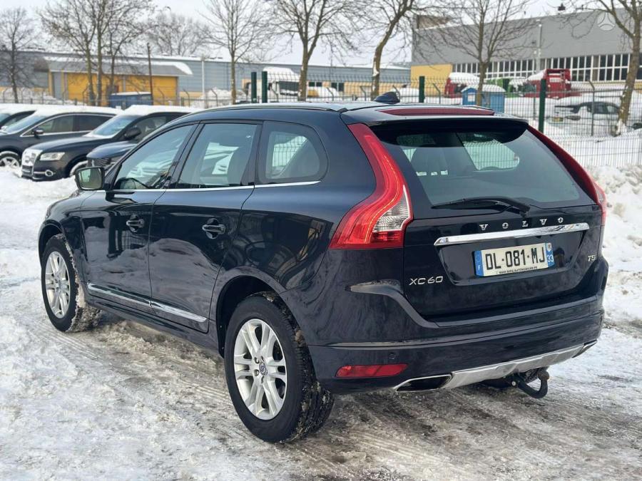 Black Volvo XC60 2014 in Klaipeda, with an engine capacity of 2.00 L and mileage of 25 thousand km for 12500 €, photo 10 on AUTOMOTO.COM.LV