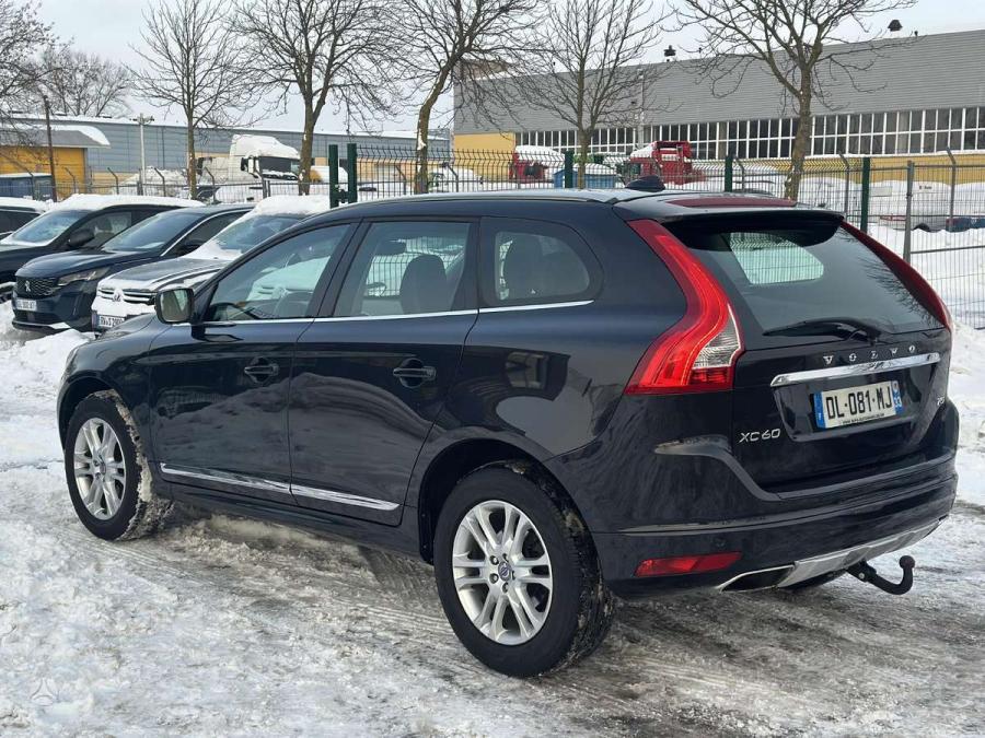 Black Volvo XC60 2014 in Klaipeda, with an engine capacity of 2.00 L and mileage of 25 thousand km for 12500 €, photo 11 on AUTOMOTO.COM.LV
