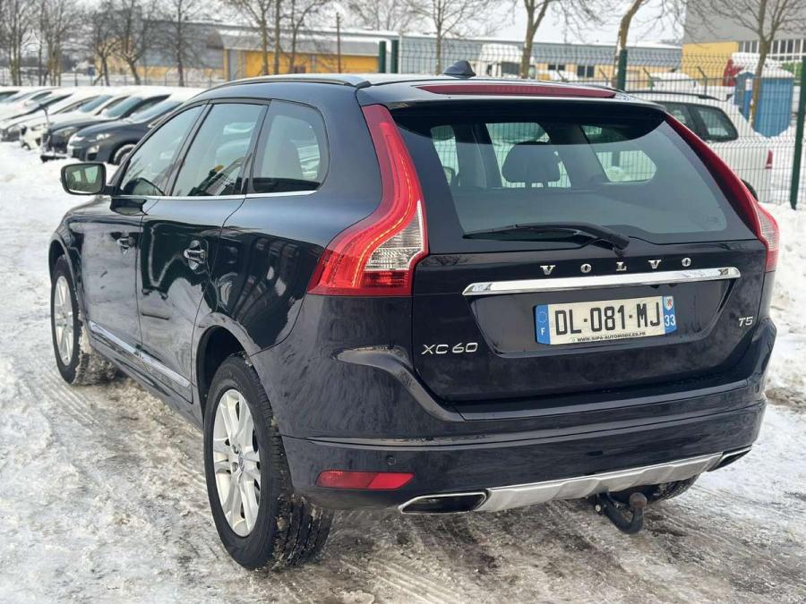 Black Volvo XC60 2014 in Klaipeda, with an engine capacity of 2.00 L and mileage of 25 thousand km for 12500 €, photo 12 on AUTOMOTO.COM.LV