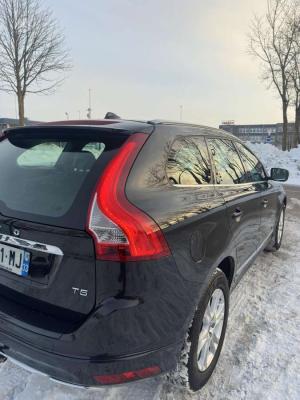 Black Volvo XC60 2014 in Klaipeda, with an engine capacity of 2.00 L and mileage of 25 thousand km for 12500 €, photo 17 on AUTOMOTO.COM.LV