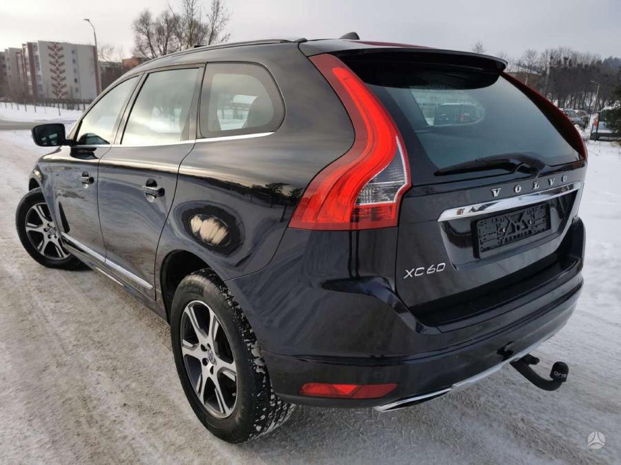 Black Volvo XC60 2014 in Prienai, with an engine capacity of 1.98 L and mileage of 260 thousand km for 10990 €, photo 5 on AUTOMOTO.COM.LV