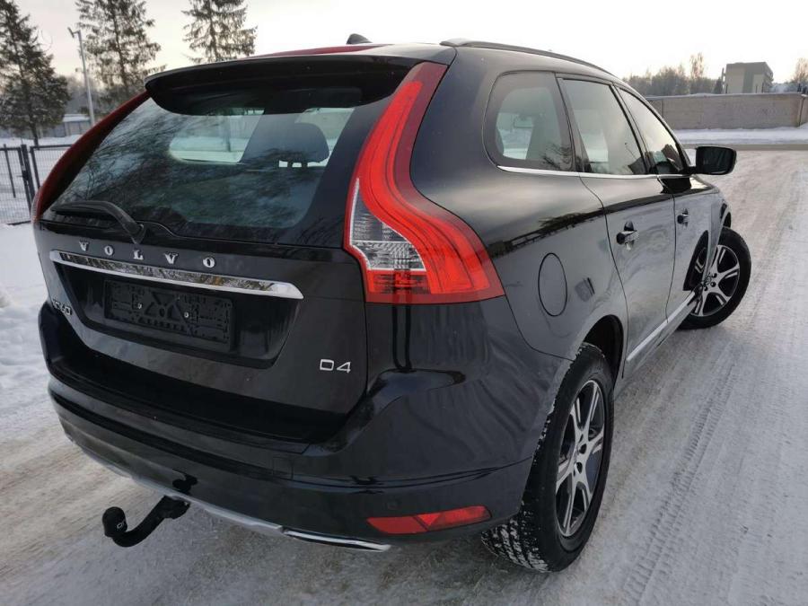 Black Volvo XC60 2014 in Prienai, with an engine capacity of 1.98 L and mileage of 260 thousand km for 10990 €, photo 6 on AUTOMOTO.COM.LV