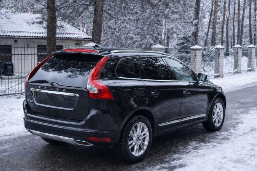 Black Volvo XC60 2014 in Vilnius, with an engine capacity of 2.40 L and mileage of 149 thousand km for 14700 €, photo 7 on AUTOMOTO.COM.LV