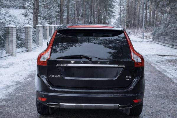 Melns Volvo XC60 2014 Viļņa, ar dzinēja tilpumu 2.40 L un nobraukumu 149 tūkst. km par 14700 €, foto 8 vietnē AUTOMOTO.COM.LV