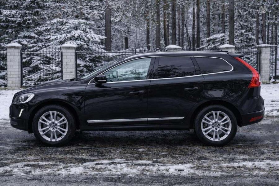 Black Volvo XC60 2014 in Vilnius, with an engine capacity of 2.40 L and mileage of 149 thousand km for 14700 €, photo 11 on AUTOMOTO.COM.LV