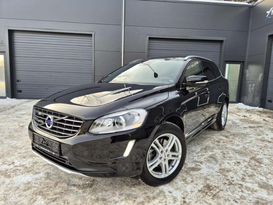 Black Volvo XC60 2014 in Utena, with an engine capacity of 2.40 L and mileage of 290 thousand km for 13990 €, photo 1 on AUTOMOTO.COM.LV