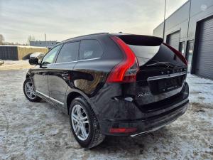 Black Volvo XC60 2014 in Utena, with an engine capacity of 2.40 L and mileage of 290 thousand km for 13990 €, photo 4 on AUTOMOTO.COM.LV
