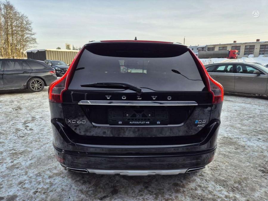 Black Volvo XC60 2014 in Utena, with an engine capacity of 2.40 L and mileage of 290 thousand km for 13990 €, photo 9 on AUTOMOTO.COM.LV