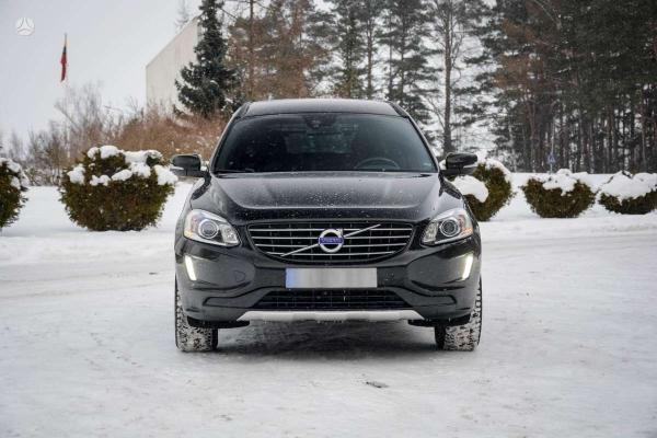 Black Volvo XC60 2014 in Elektrenai, with an engine capacity of 2.40 L and mileage of 300 thousand km for 11350 €, photo 2 on AUTOMOTO.COM.LV