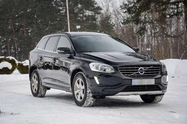 Black Volvo XC60 2014 in Elektrenai, with an engine capacity of 2.40 L and mileage of 300 thousand km for 11350 €, photo 3 on AUTOMOTO.COM.LV