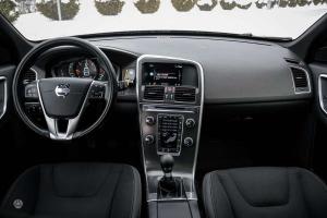 Melns Volvo XC60 2014 Elektrėnai, ar dzinēja tilpumu 2.40 L un nobraukumu 300 tūkst. km par 11350 €, foto 9 vietnē AUTOMOTO.COM.LV