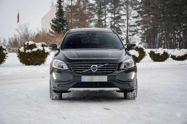 Melns Volvo XC60 2014 Elektrėnai, ar dzinēja tilpumu 2.40 L un nobraukumu 300 tūkst. km par 11350 €, foto 2 vietnē AUTOMOTO.COM.LV
