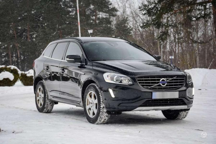 Black Volvo XC60 2014 in Elektrenai, with an engine capacity of 2.40 L and mileage of 300 thousand km for 11350 €, photo 3 on AUTOMOTO.COM.LV