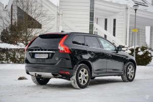 Black Volvo XC60 2014 in Elektrenai, with an engine capacity of 2.40 L and mileage of 300 thousand km for 11350 €, photo 5 on AUTOMOTO.COM.LV
